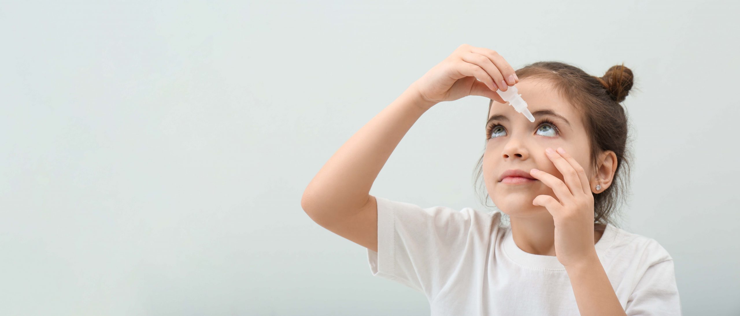 Les collyres de freination à base d’atropine - Ensemble contre la Myopie